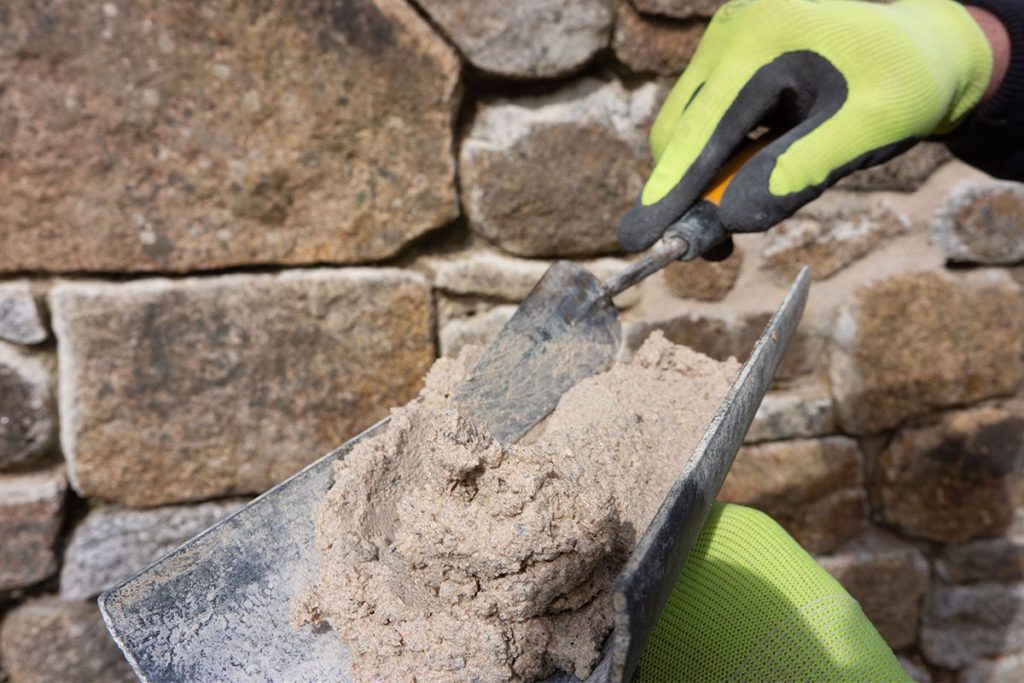 How To Build A Stone Wall With Mortar?